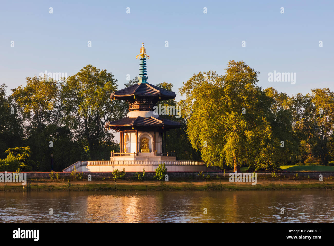 England, London, Kennington, Vauxhall Gardens, Japanese Peace Pagoda ...