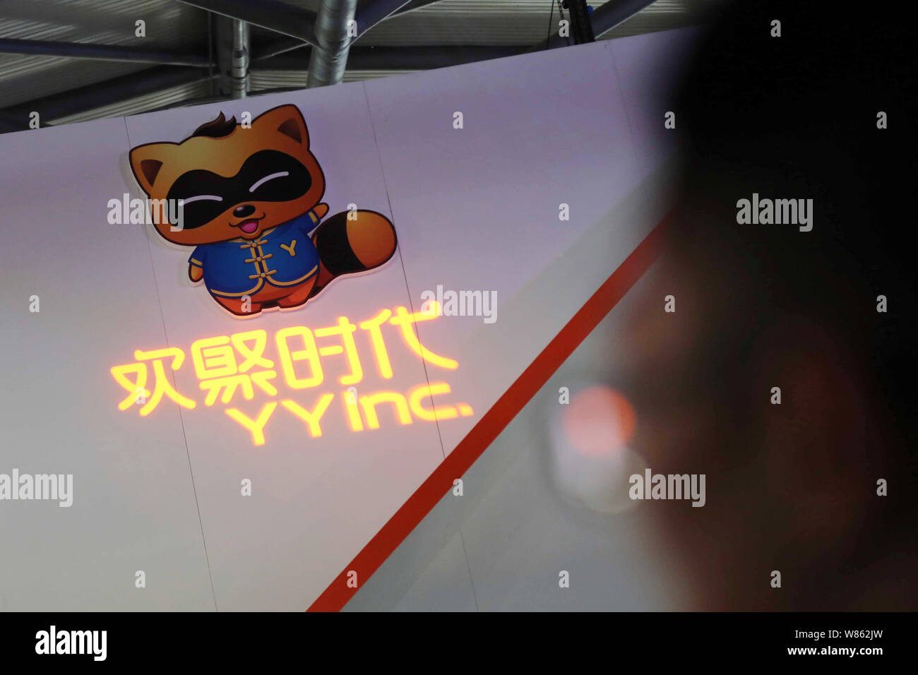 Yy inc hi-res stock photography and images - Alamy