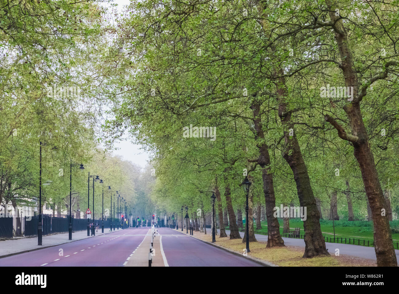 Birdcage Walk St James Park High Resolution Stock Photography and ...