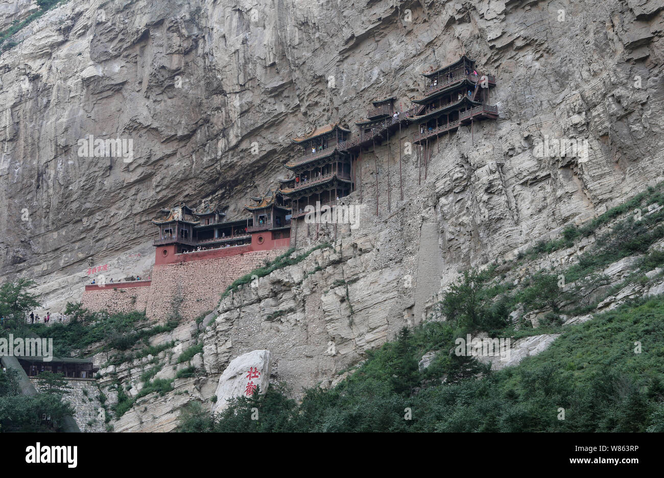 Hanging temple hi-res stock photography and images - Alamy