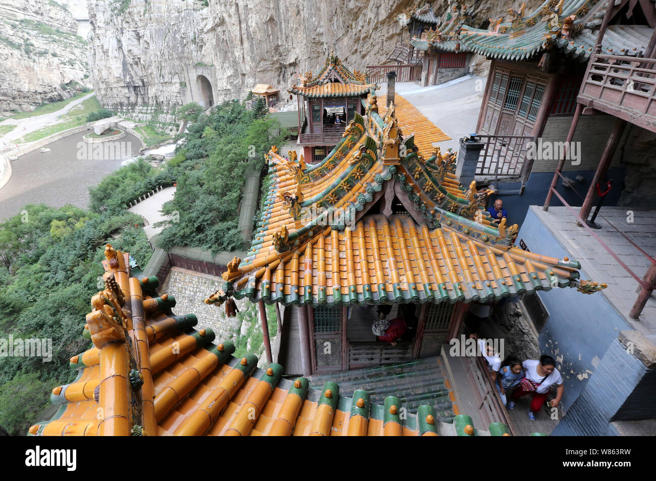 Hanging temple hi-res stock photography and images - Alamy