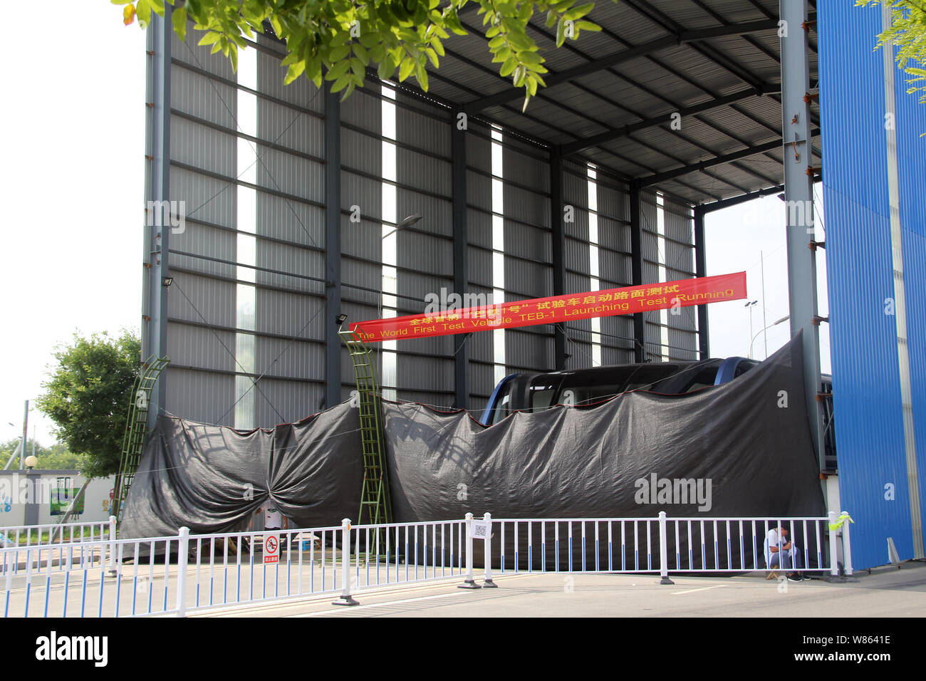 Transit Elevated Bus High Resolution Stock Photography and Images - Alamy