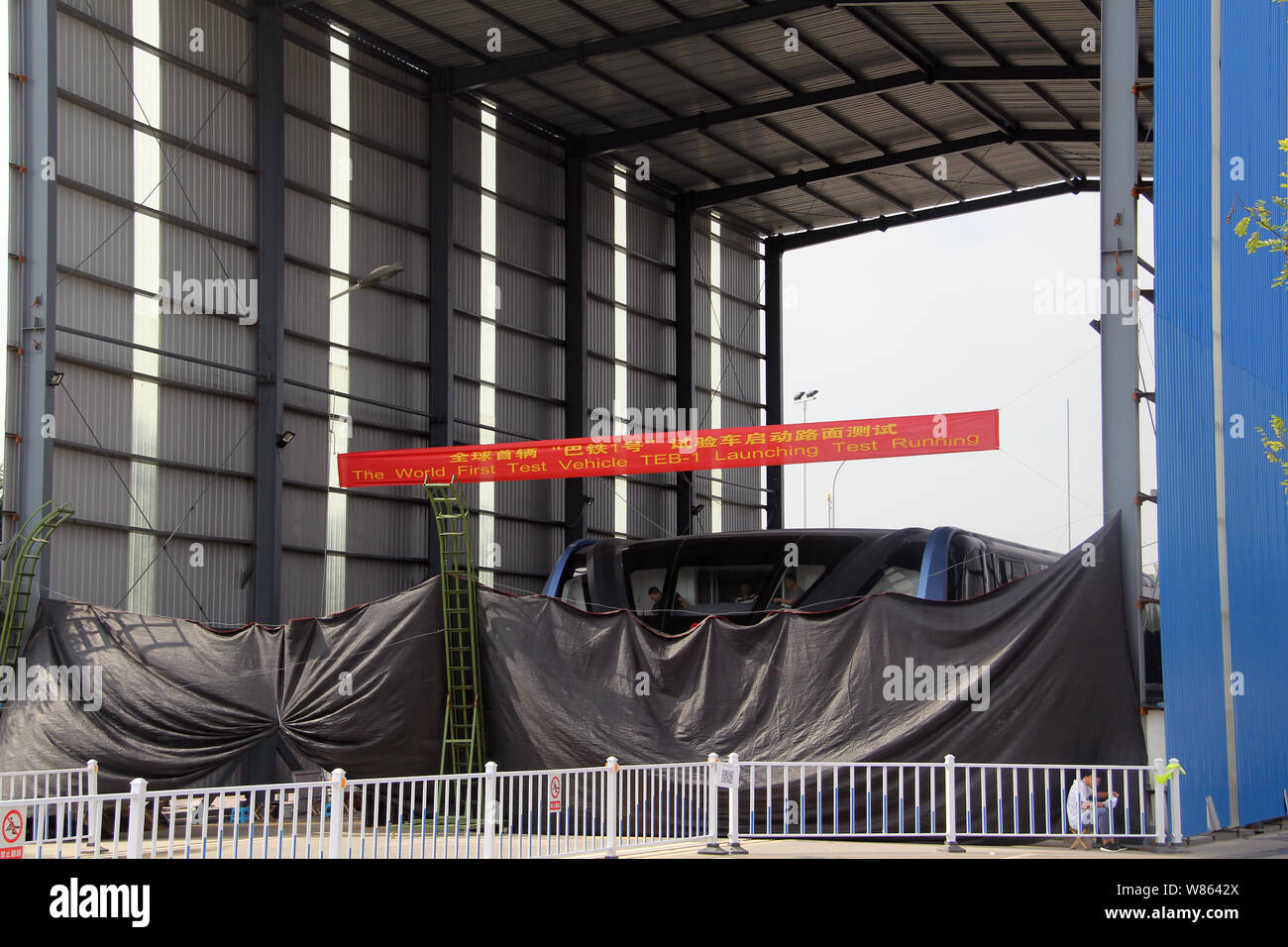 Transit elevated bus china hi-res stock photography and images - Alamy