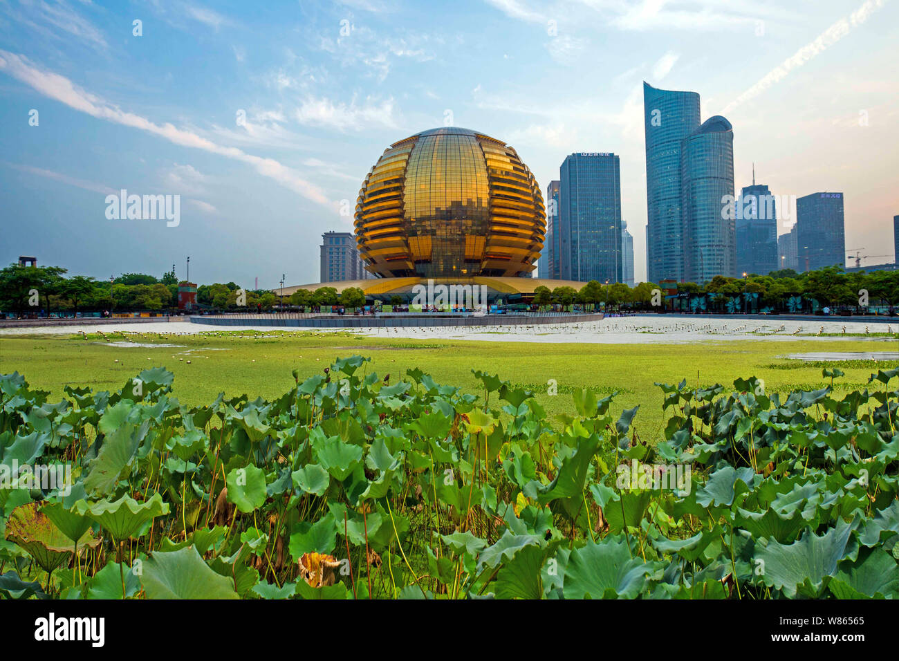 Intercontinental hangzhou hi-res stock photography and images - Alamy