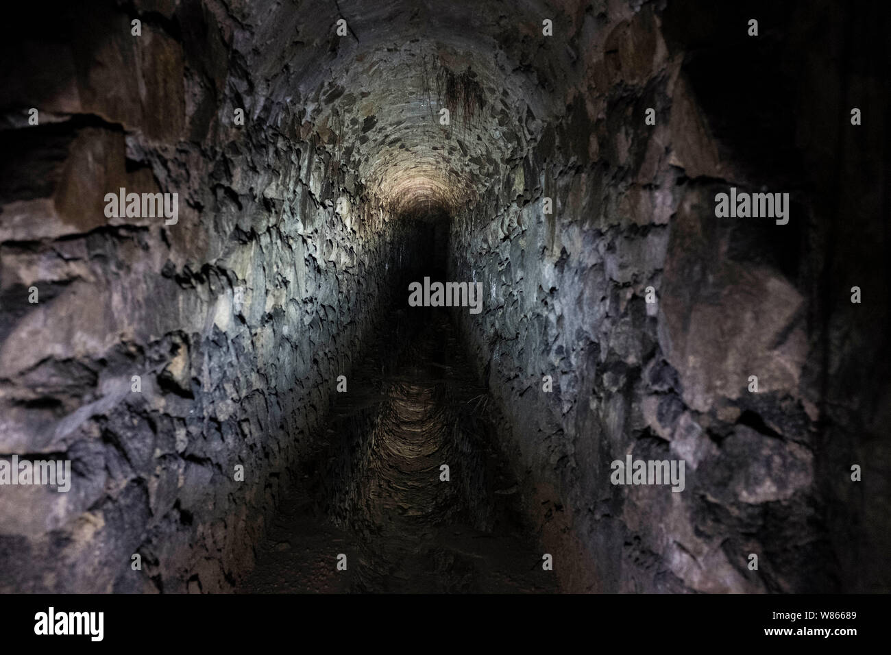 Underground gallery hi-res stock photography and images - Alamy