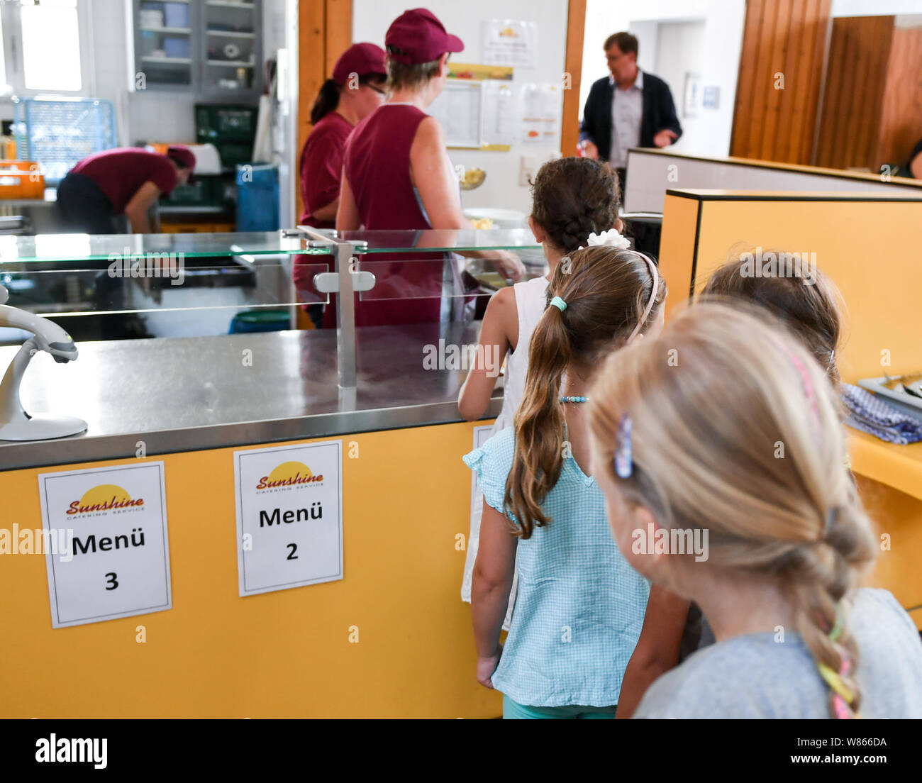 Canteen school counter hi-res stock photography and images - Alamy