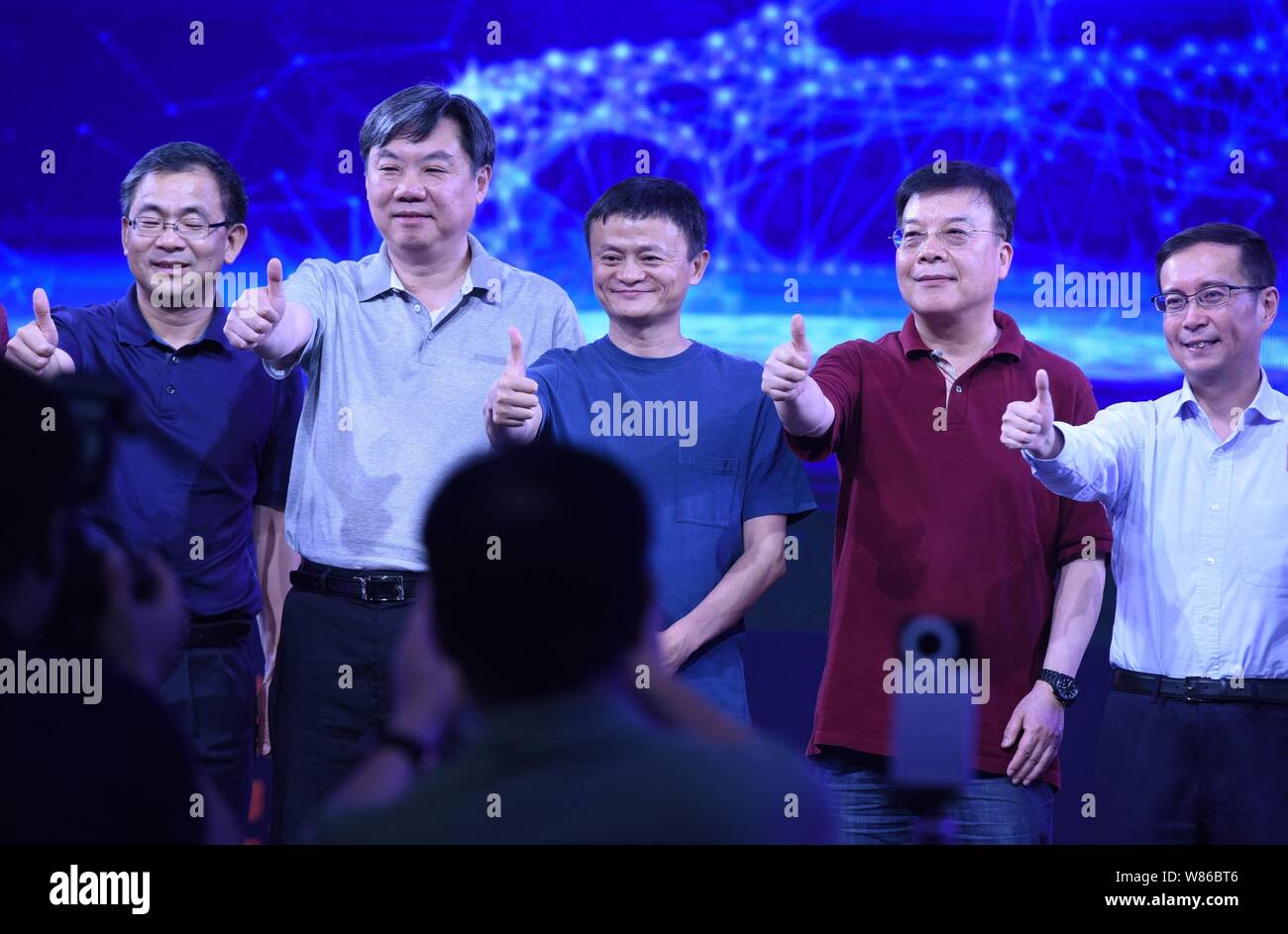 (From right) Zhang Yong, CEO of Alibaba Group, Chen Zhixin, President ...