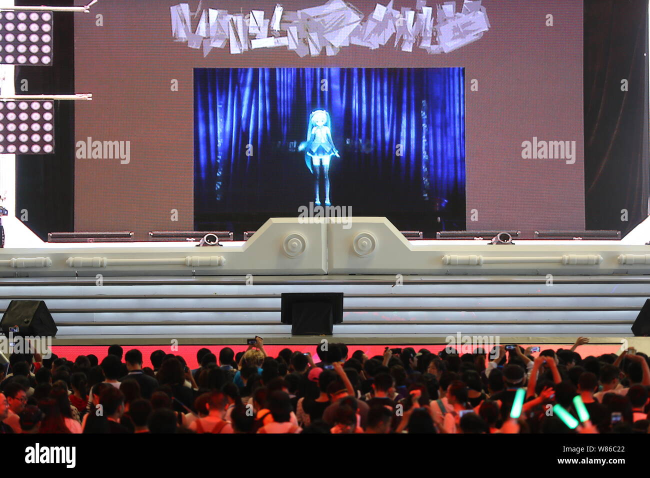 Hatsune miku hi-res stock photography and images - Alamy