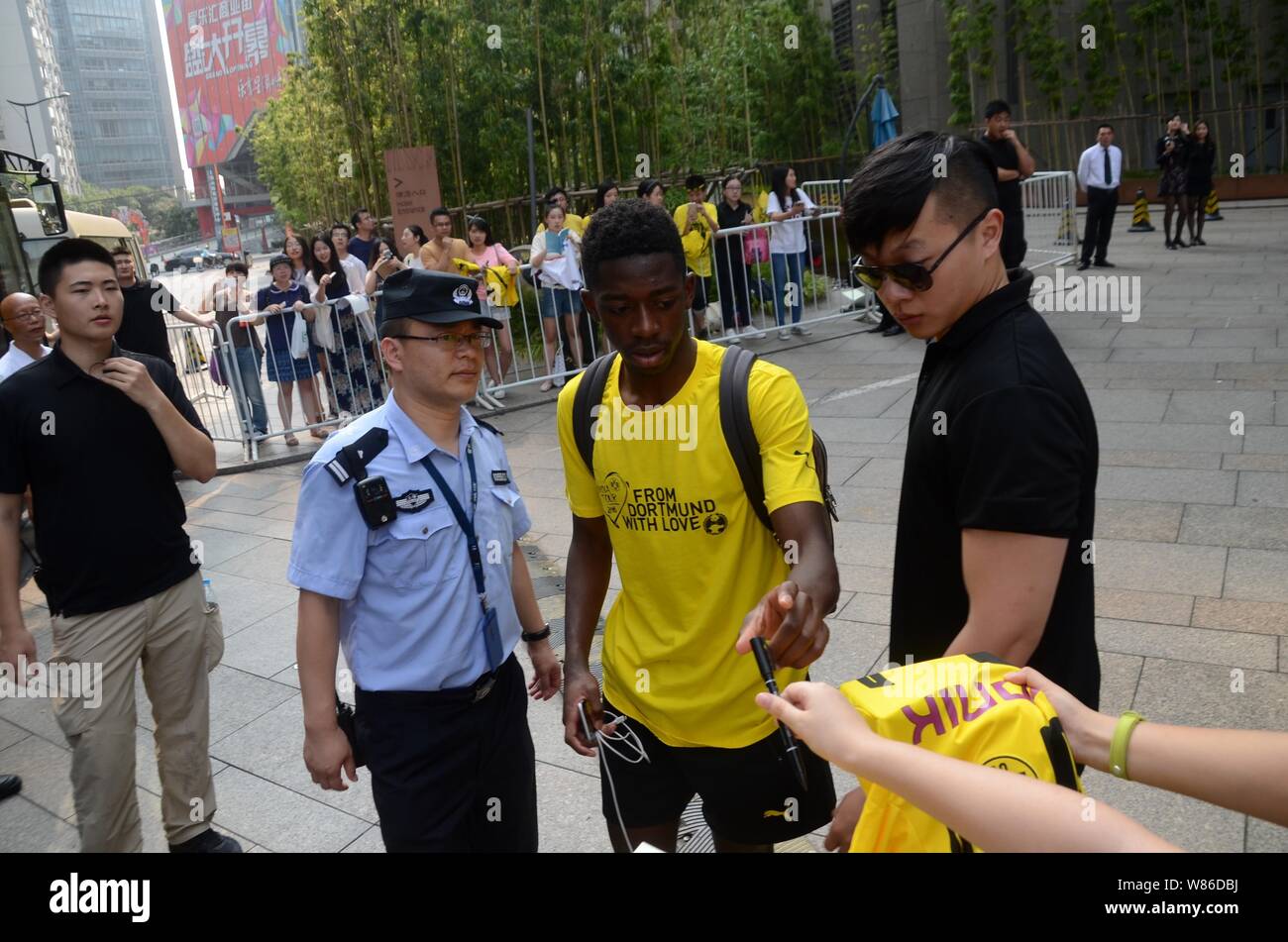 Ousmane dembele dortmund hi-res stock photography and images - Alamy