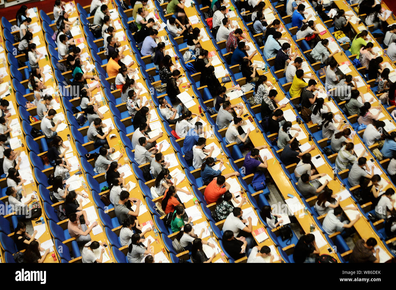 Chinese students take part in a tutorial and review session for the ...