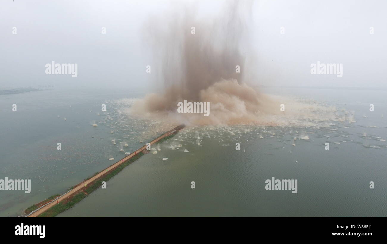 Liangzi lake hi-res stock photography and images - Alamy