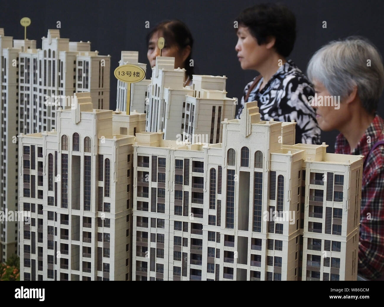 Bubble models hi-res stock photography and images - Alamy