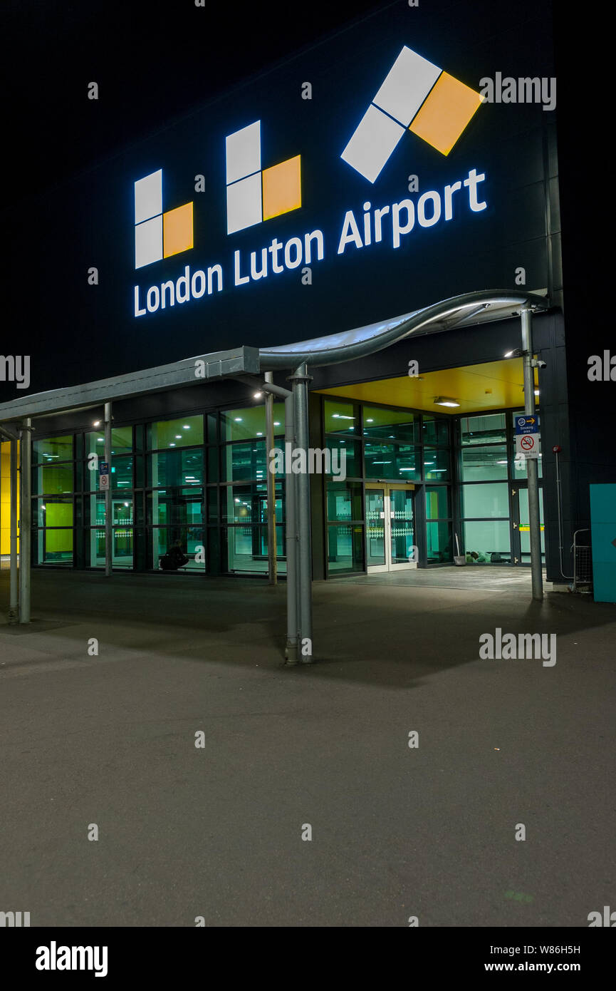 Luton sign logo hi-res stock photography and images - Alamy