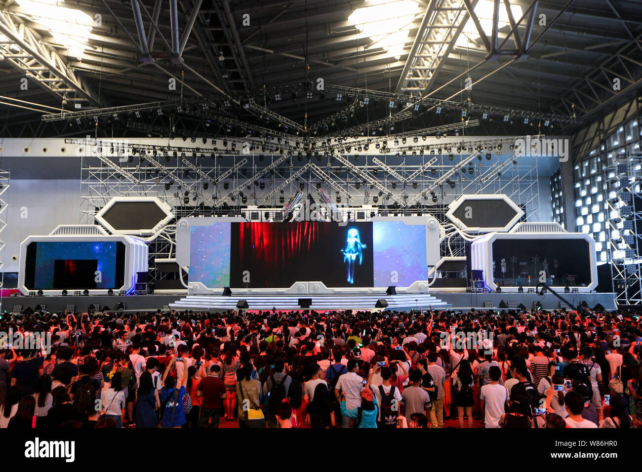 Hatsune miku hi-res stock photography and images - Alamy