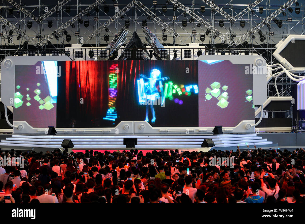 Hatsune miku performance hi-res stock photography and images - Alamy