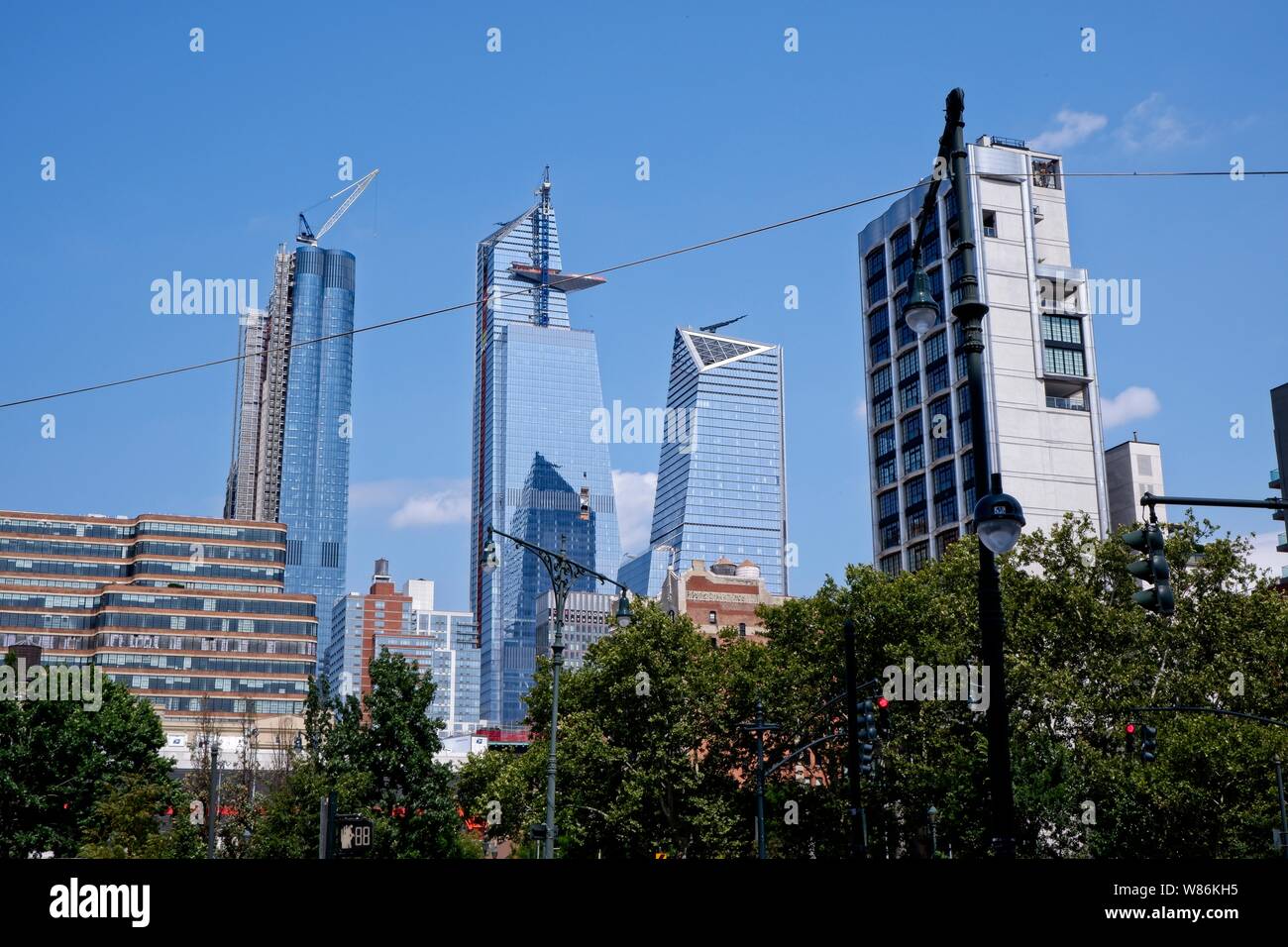 Hudson Yards prior to topping off construction Stock Photo - Alamy