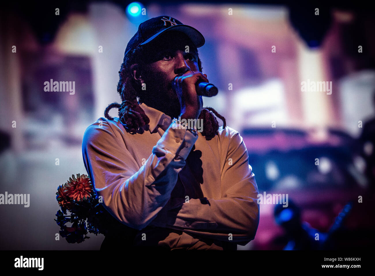 Blood orange singer hi-res stock photography and images - Alamy