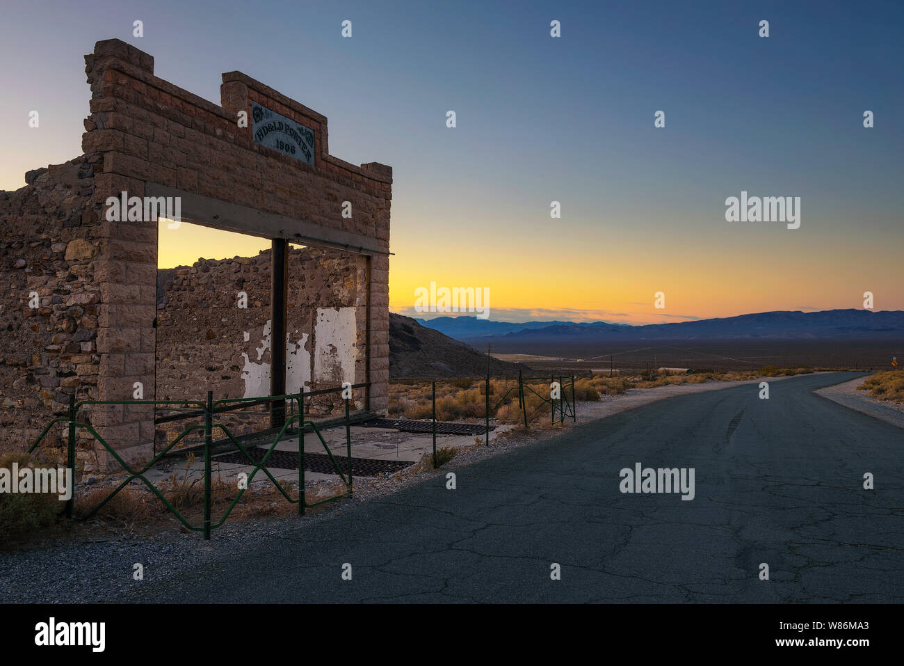 Sunset above building ruins in Rhyolite, Nevada Stock Photo - Alamy