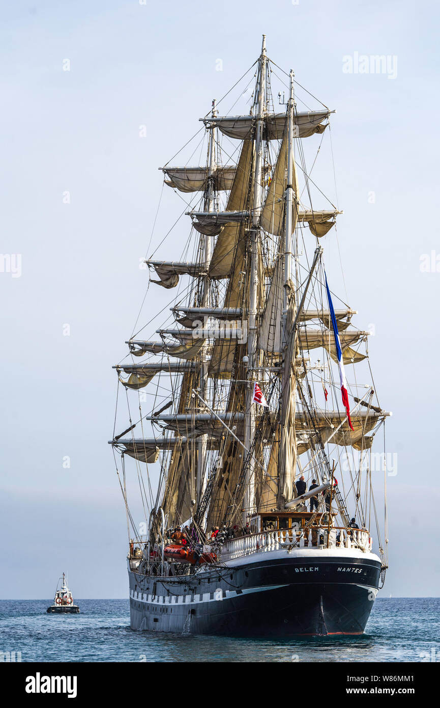 Navigating navigation hi-res stock photography and images - Alamy