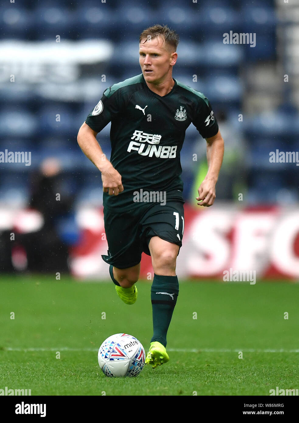 Newcastle United's Matt Ritchie Stock Photo - Alamy