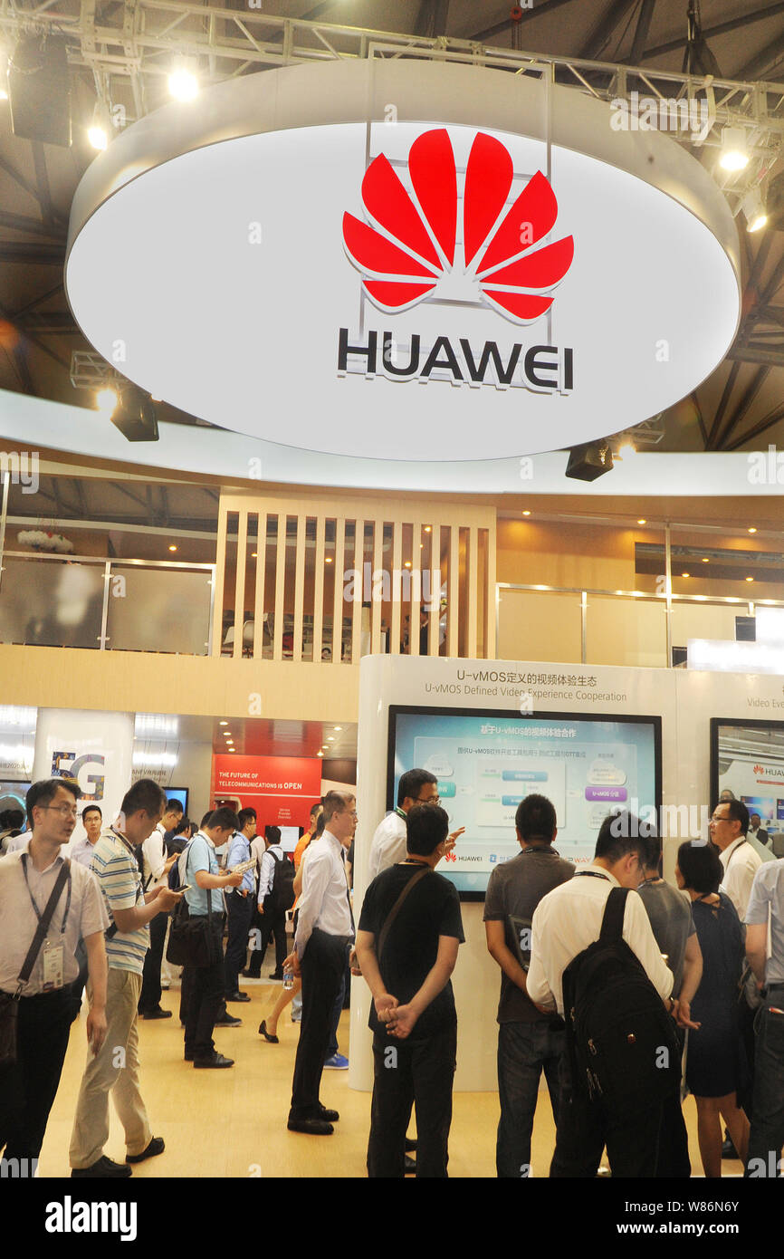 --FILE--People visit the stand of Huawei during the 2016 Mobile World ...