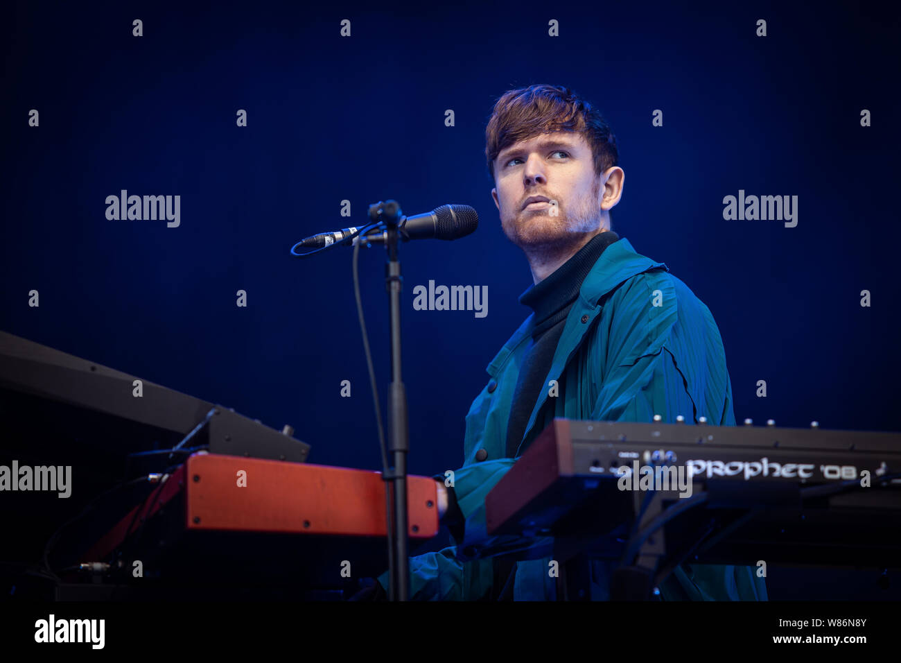 James blake music photo hi-res stock photography and images - Alamy