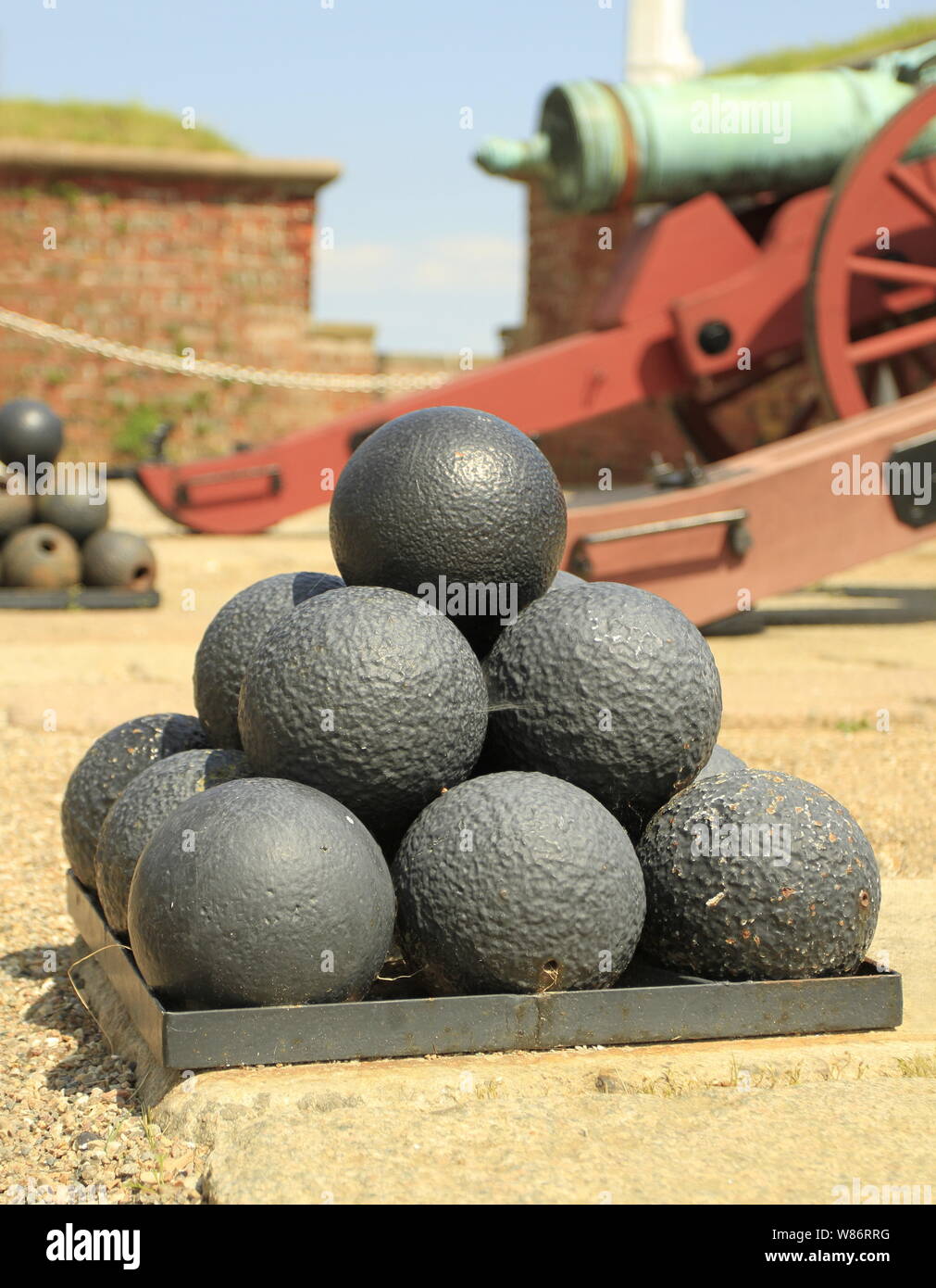 Old cannon backdrop hi-res stock photography and images - Alamy