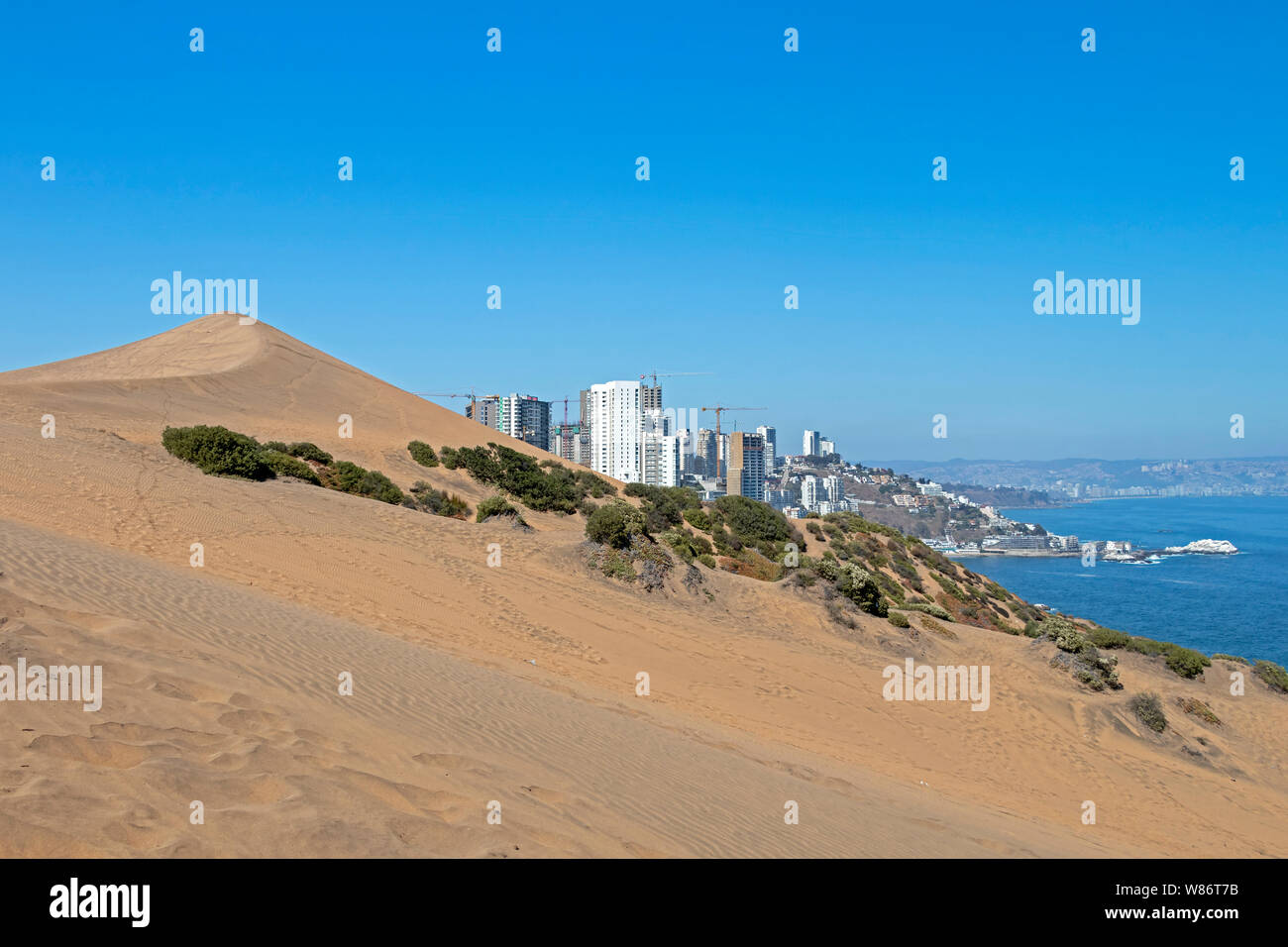 Dunes Landscape Concon Valparaiso Chile Hi res Stock Photography And