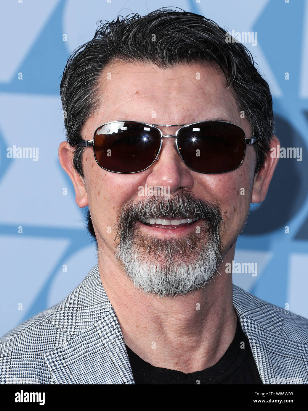Actor lou diamond phillips arrives hi-res stock photography and images ...