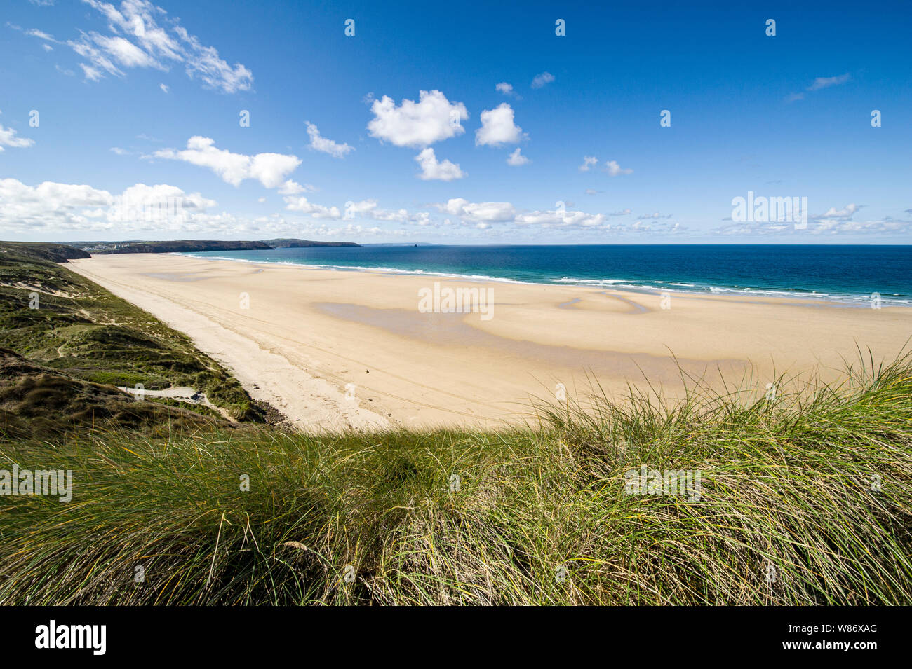 Perranporth beach cornwall hi-res stock photography and images - Alamy