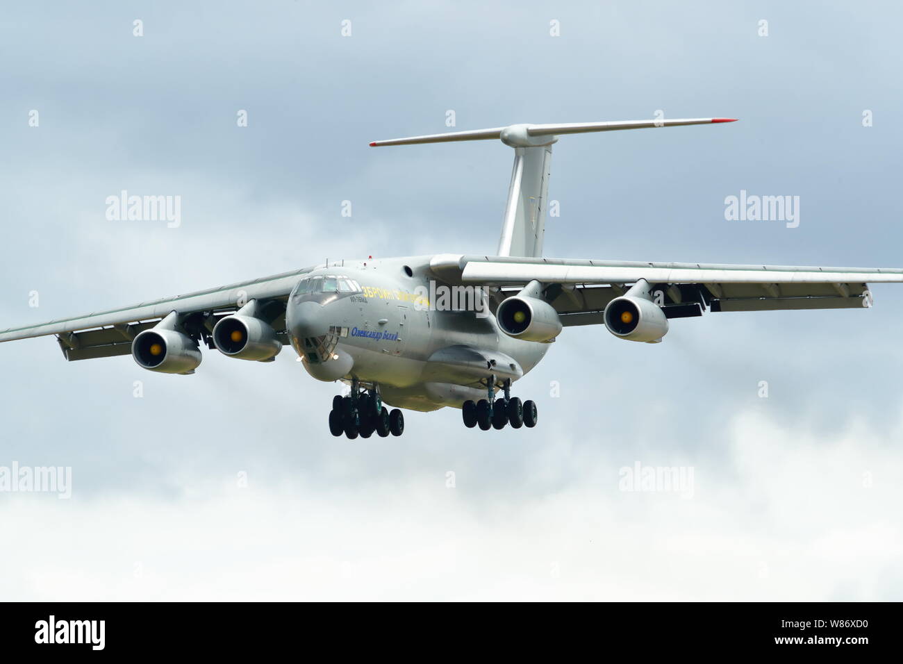 Ilyushin il 76 hi-res stock photography and images - Alamy