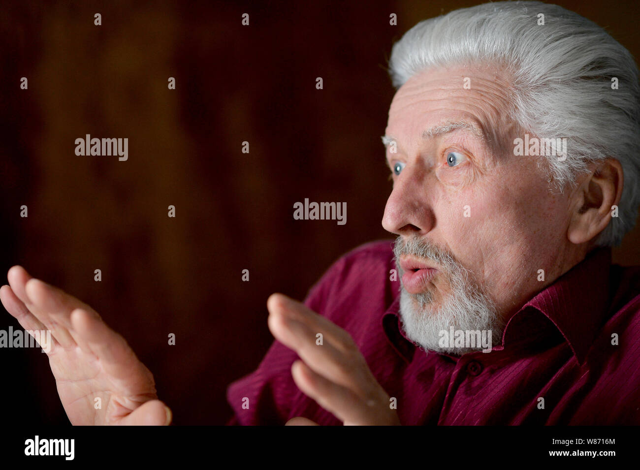 Adult afraid hi-res stock photography and images - Alamy