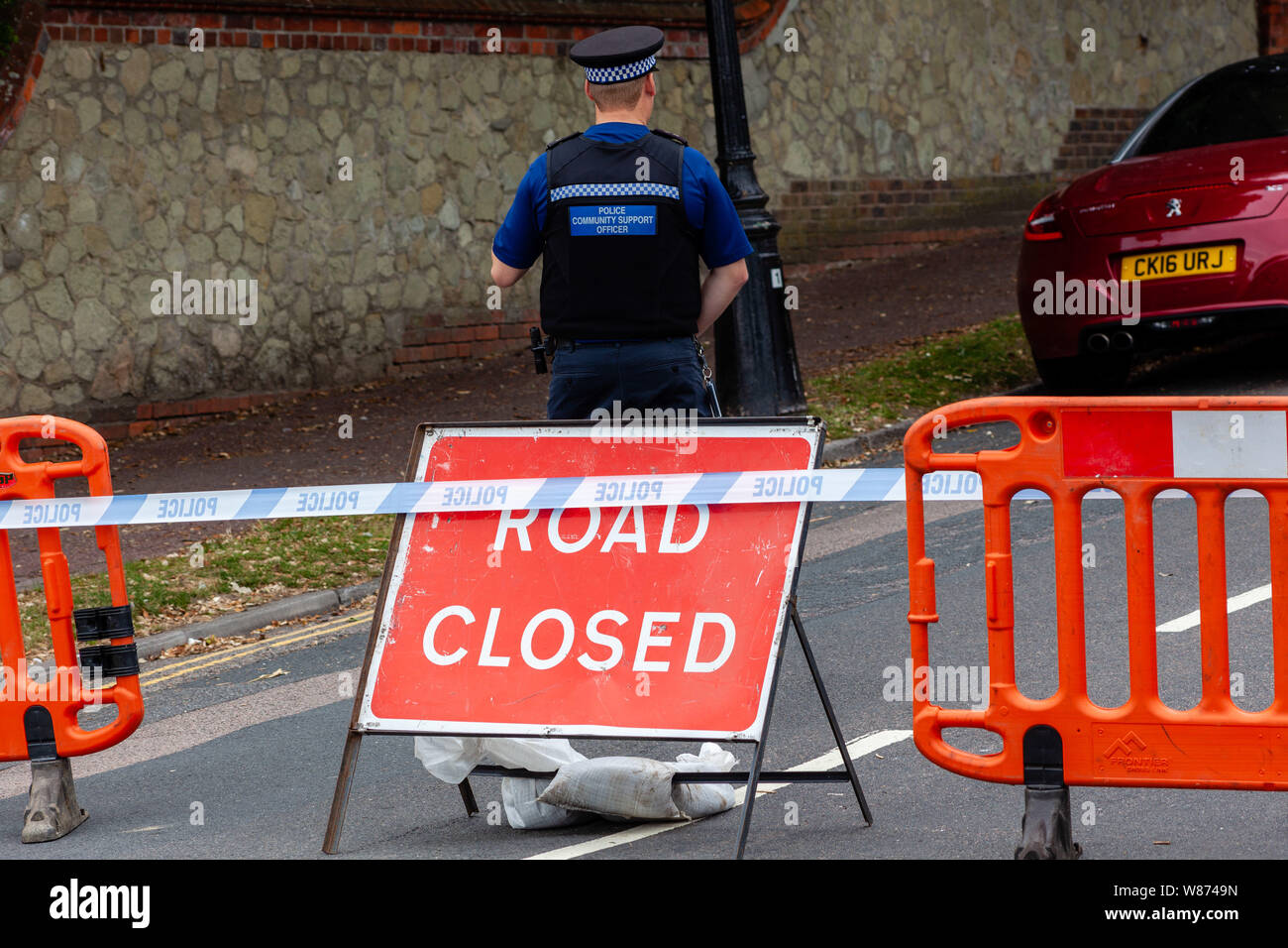 Crime scene police officer road sign hi-res stock photography and ...