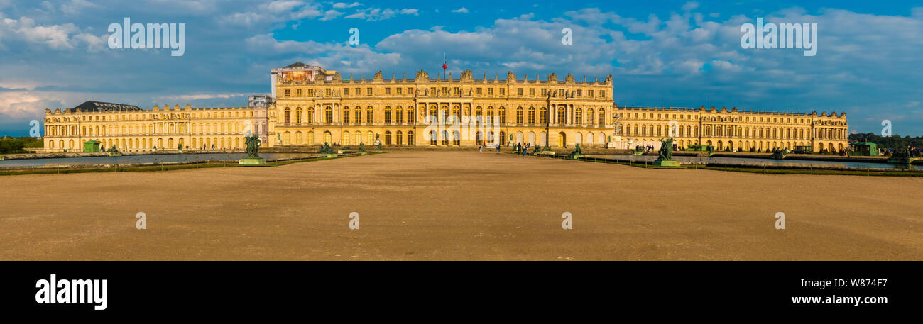 Great sunset panorama picture of the west facade of the famous Palace ...