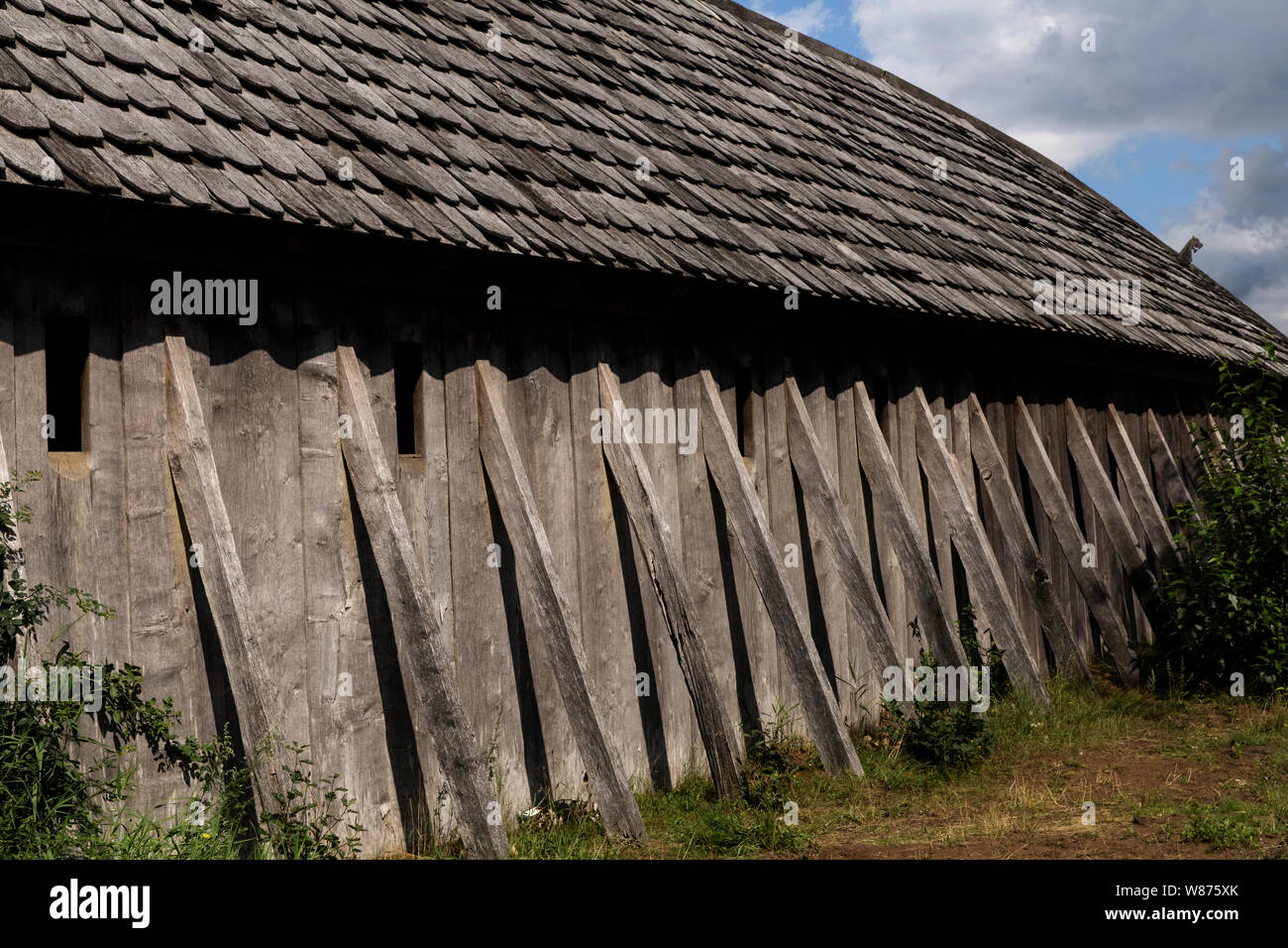 Viking longhouse archaeological hi-res stock photography and images - Alamy