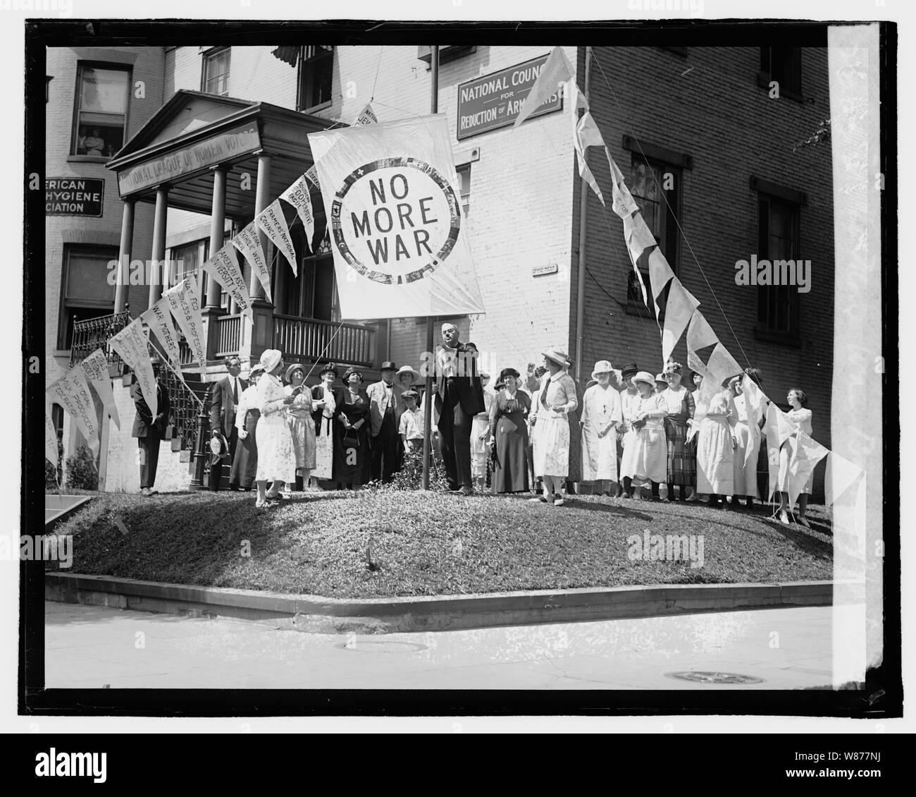 No war protest Black and White Stock Photos & Images - Alamy