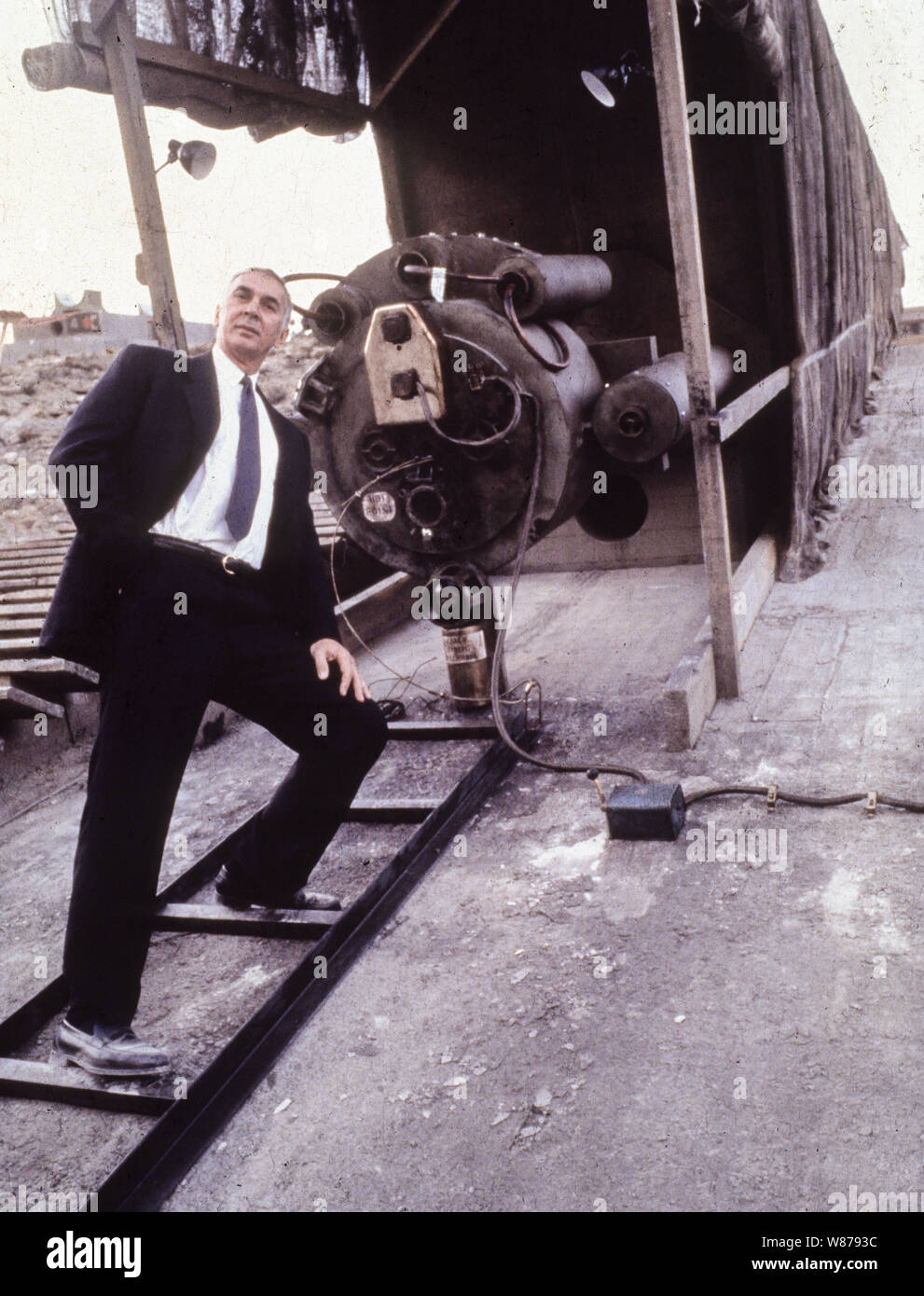 frank langella, doomsday gun, 1994 Stock Photo - Alamy