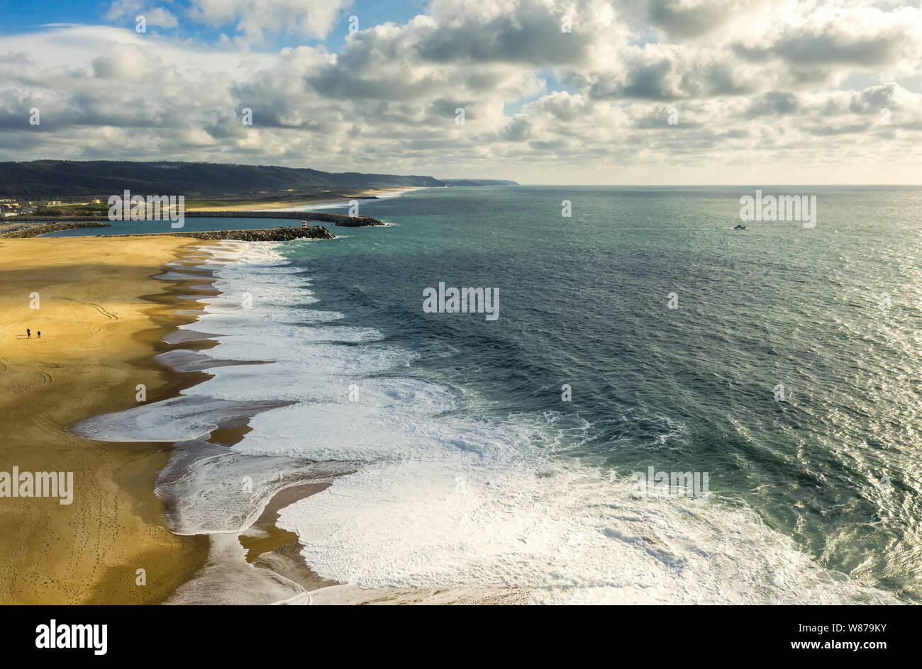 ocean or sea foam and clean beach without people, summer resort Stock ...