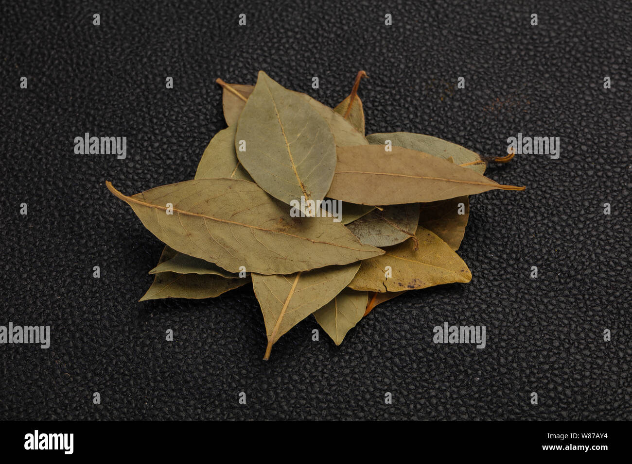 Dry laurel leaves - ready for cooking Stock Photo - Alamy