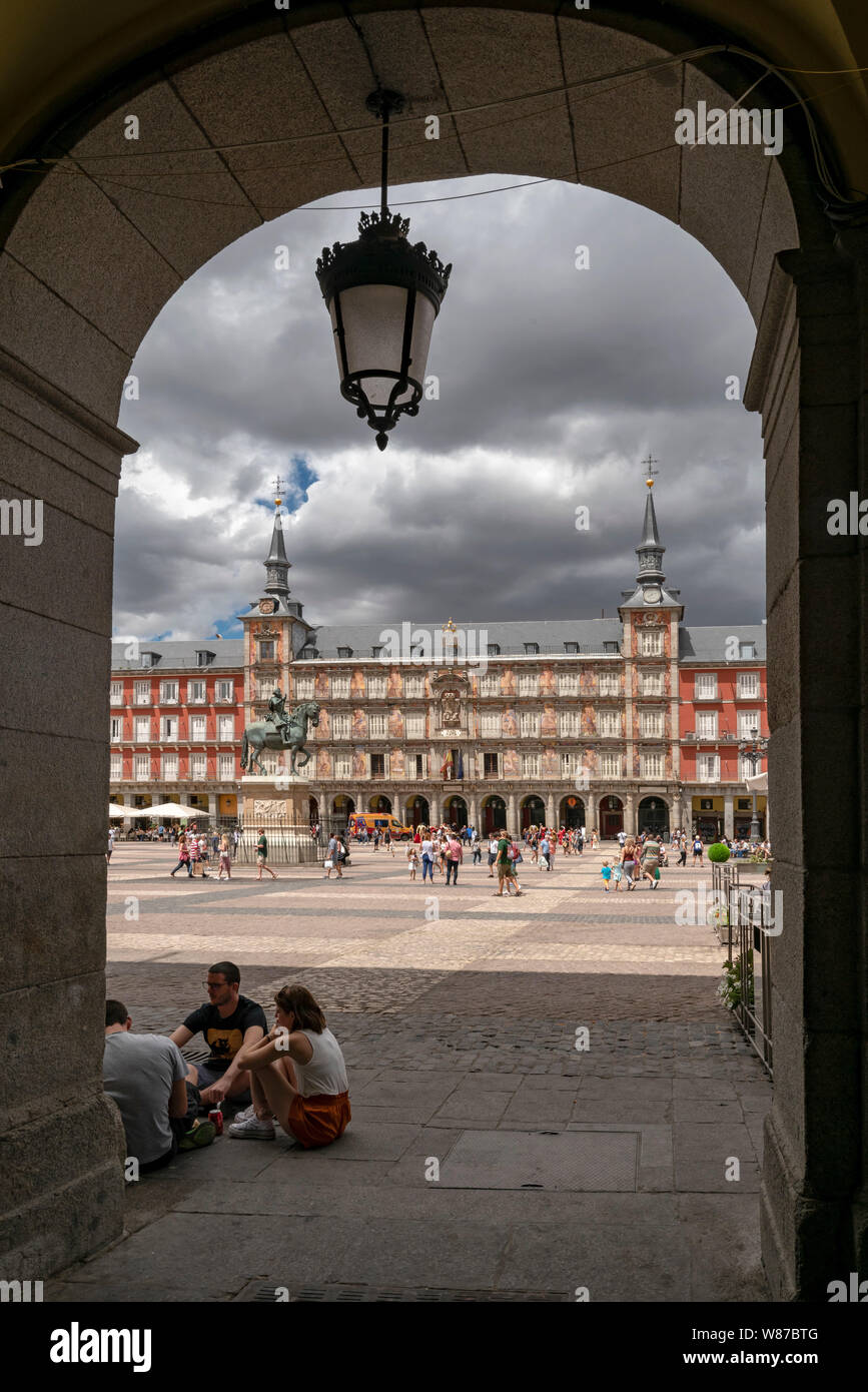 Vertical view of Plaza Mayor in Madrid Stock Photo - Alamy