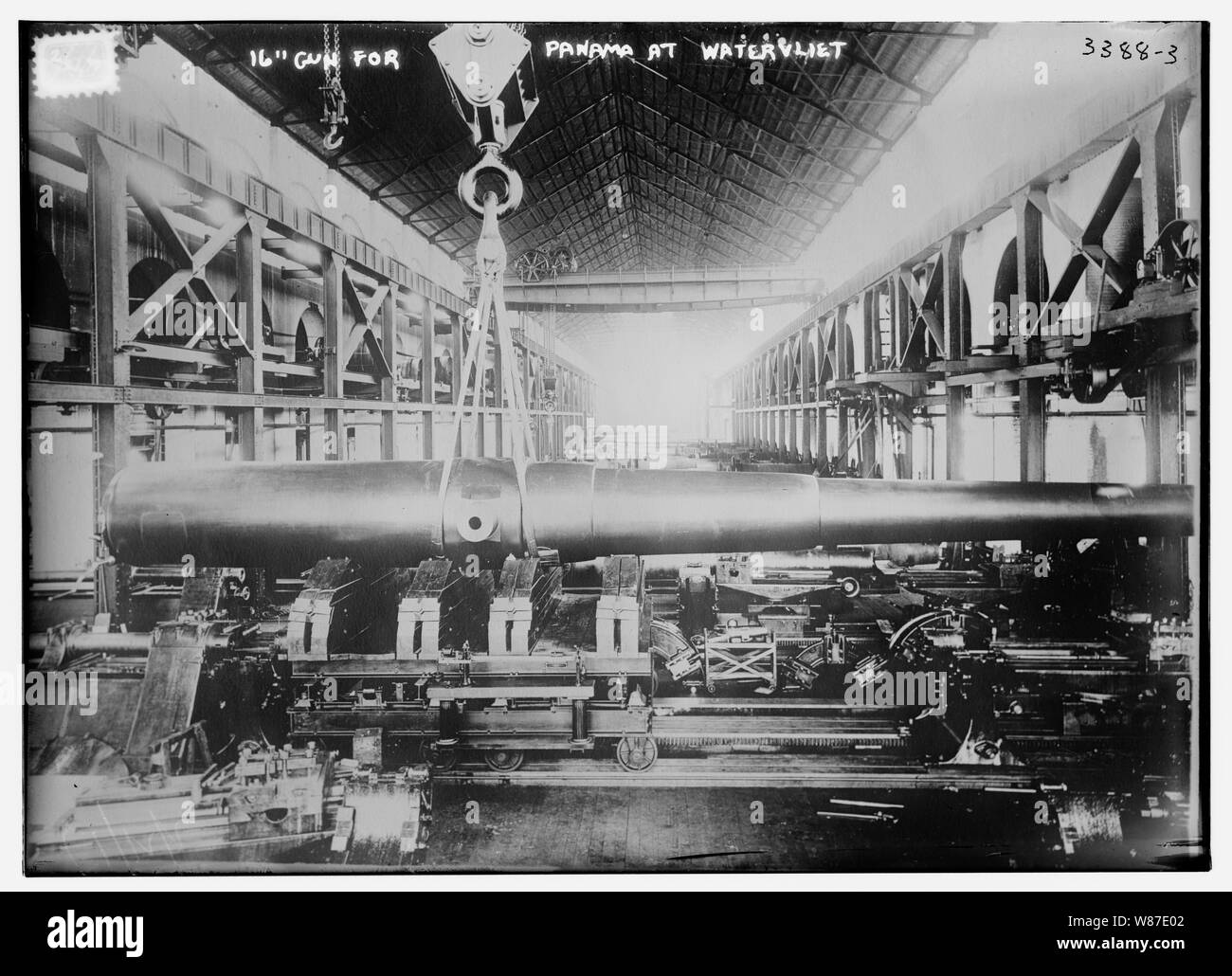 16 gun hi-res stock photography and images - Alamy