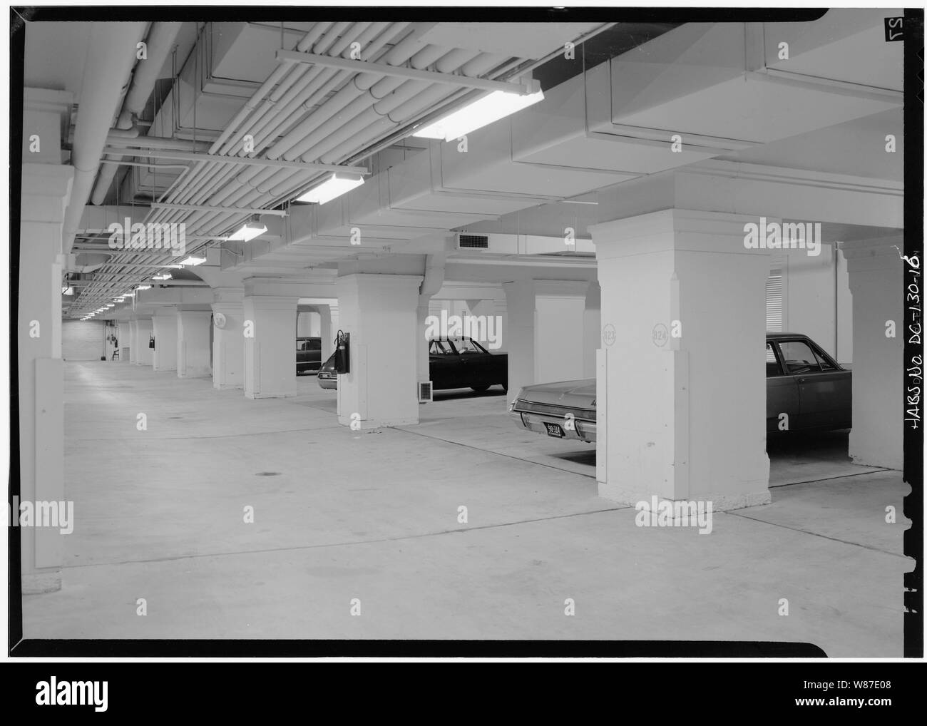 Government building view Black and White Stock Photos & Images - Alamy