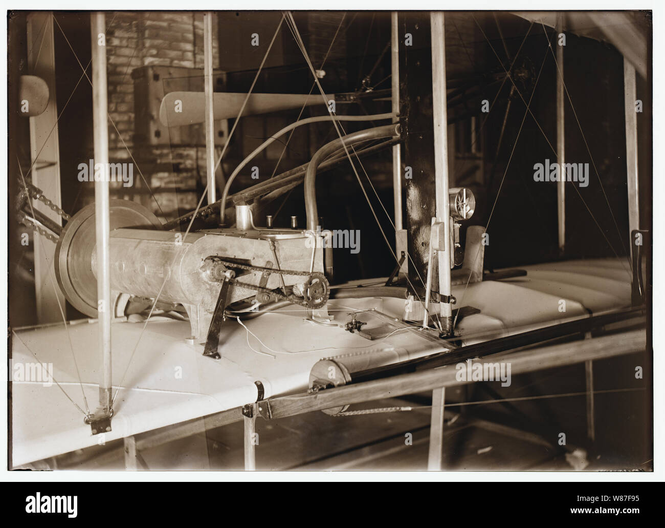 Front view of the central engine section of the 1903 Wright Flyer in ...