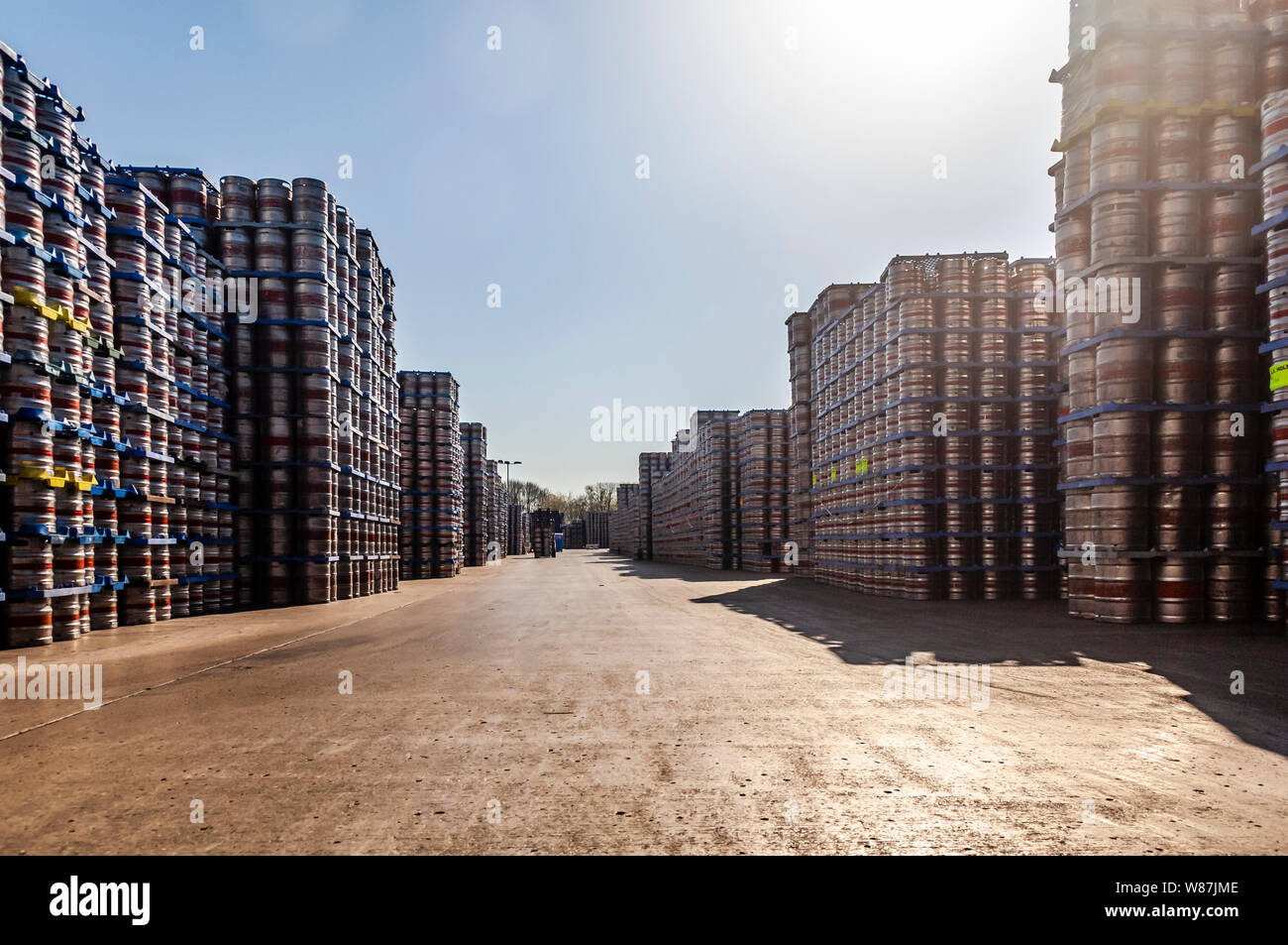 Storage kegs hi-res stock photography and images - Alamy