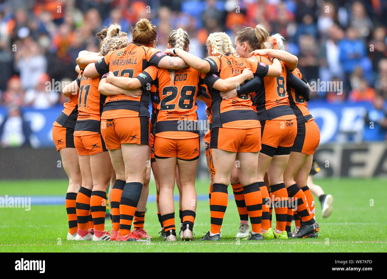 Castleford Tigers in a huddle Stock Photo - Alamy