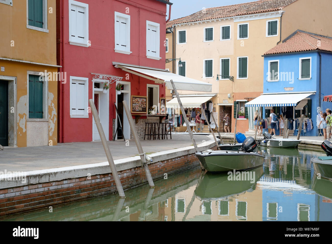 Colourful houses in the fishing village of Burano, Venice Stock Photo - Alamy