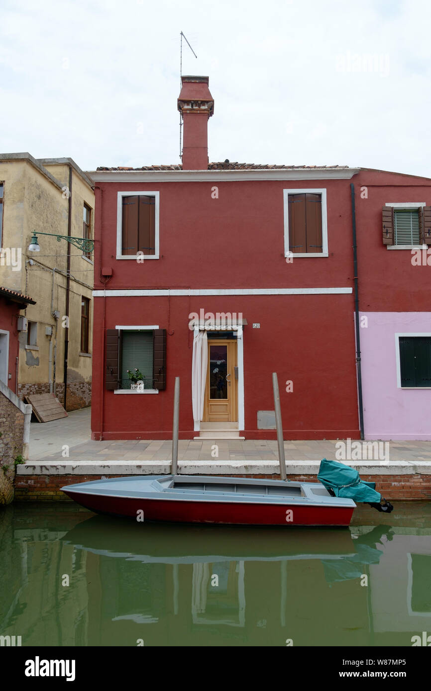 Colourful houses in the fishing village of Burano, Venice Stock Photo - Alamy