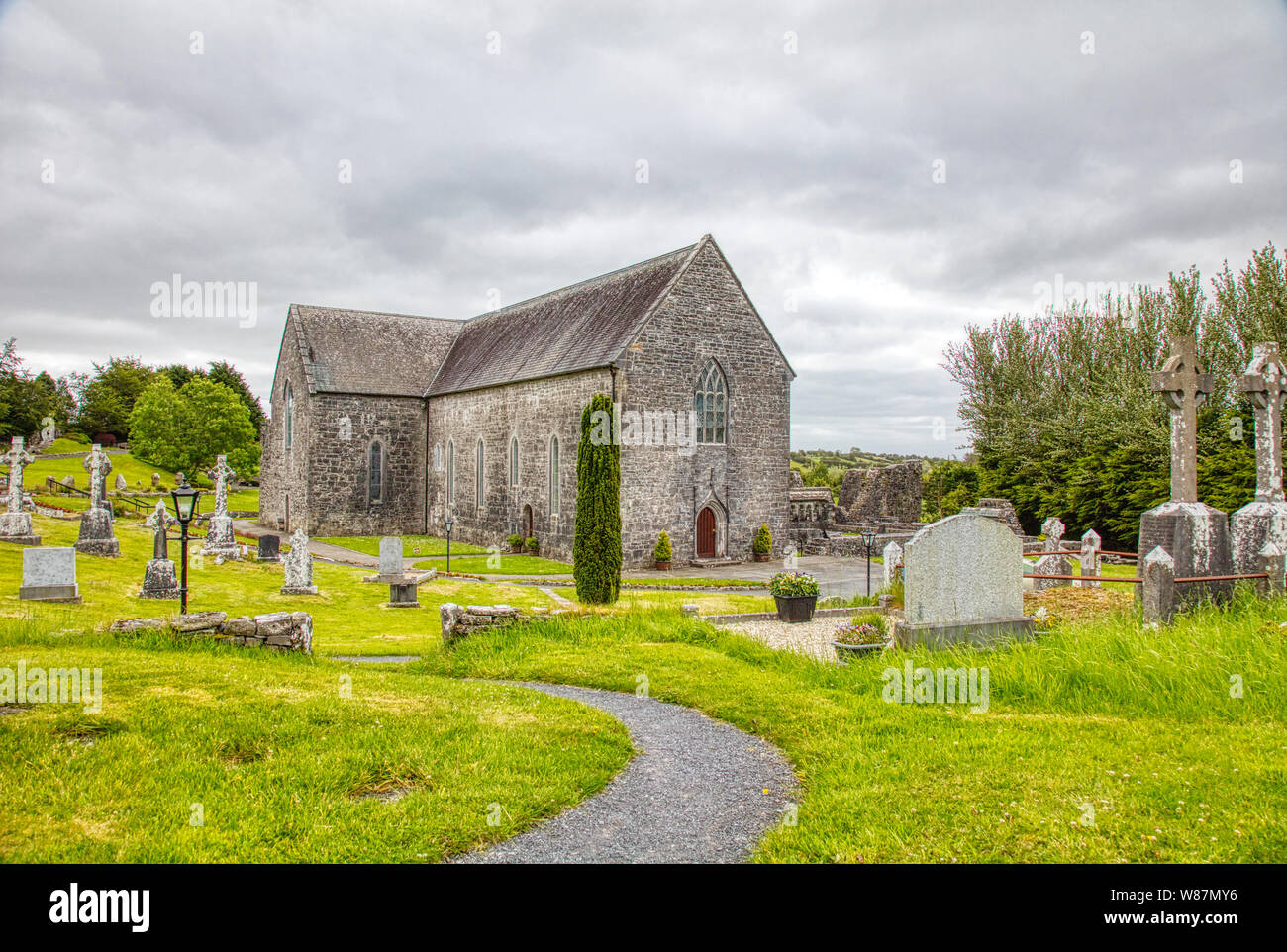 Exterior graveyard cemetery hi-res stock photography and images - Alamy