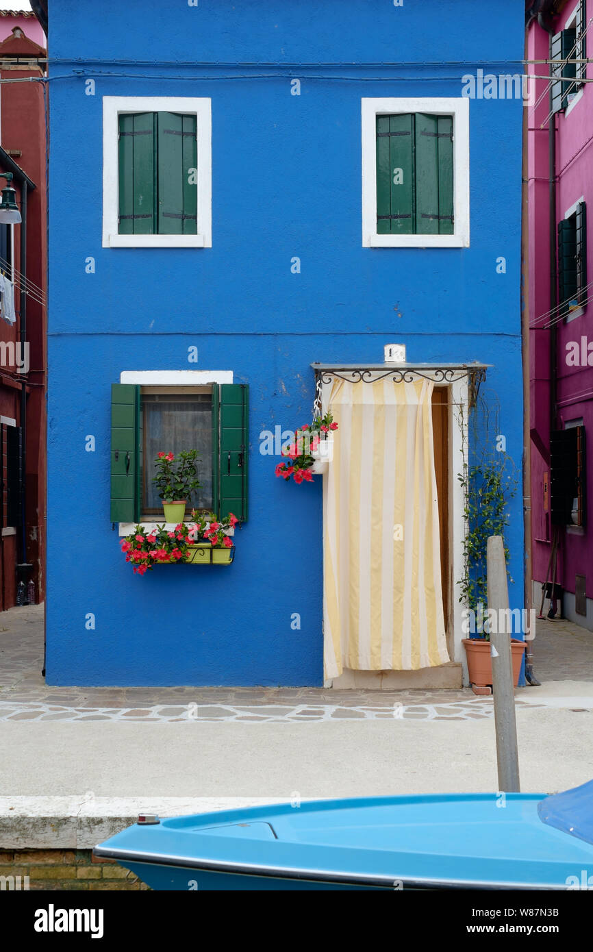 Colourful houses in the fishing village of Burano, Venice Stock Photo - Alamy