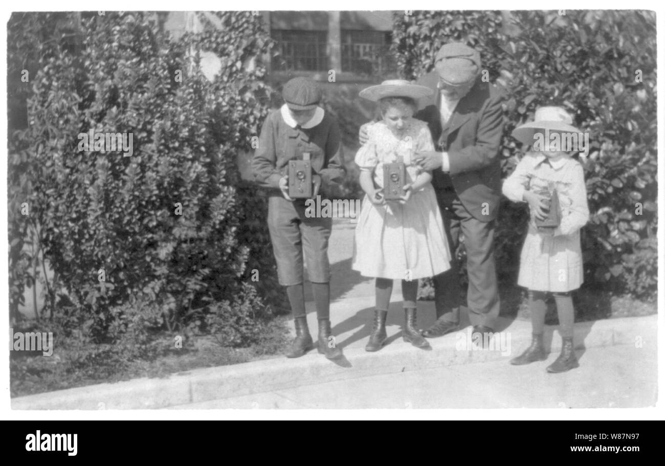 Photographic cameras Black and White Stock Photos & Images - Alamy